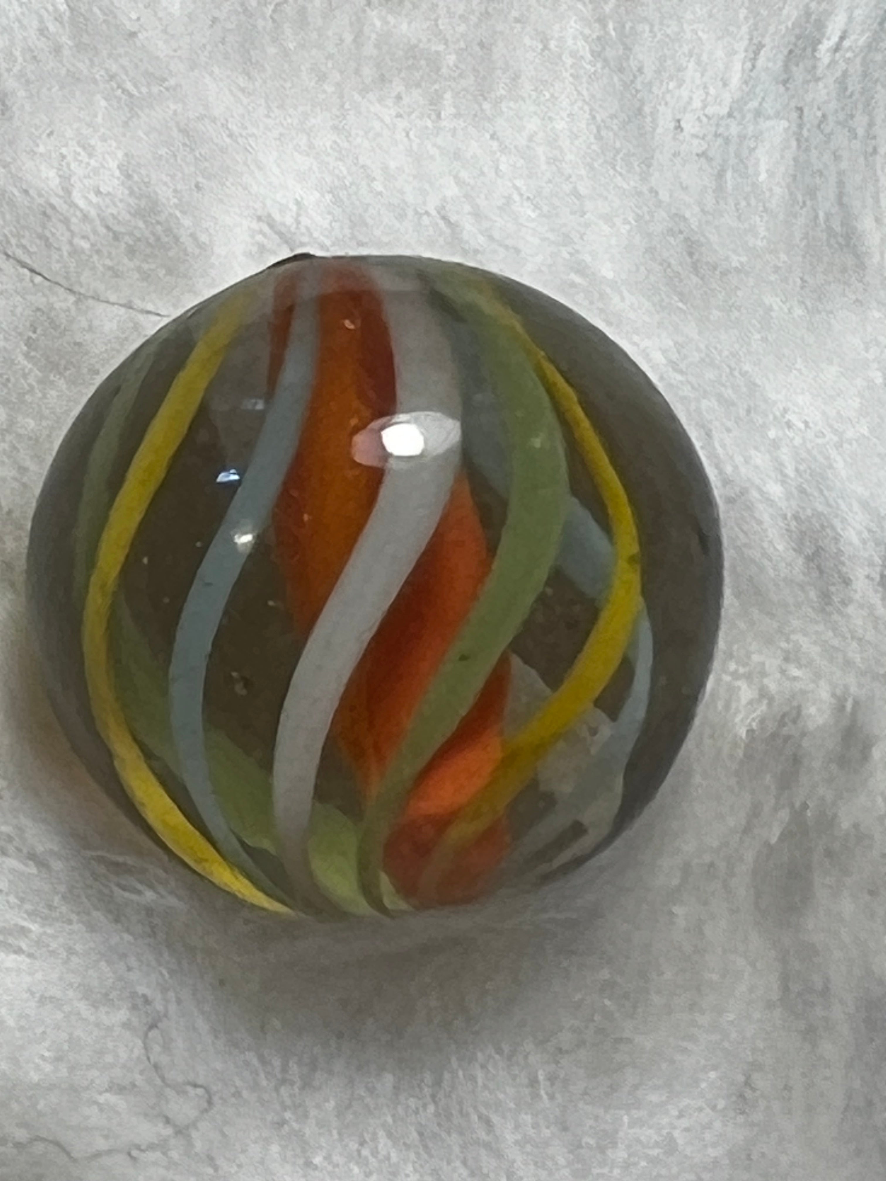 English-Style White Solid Core Swirl w/ Cage of 8Single-Color Ribbons ...